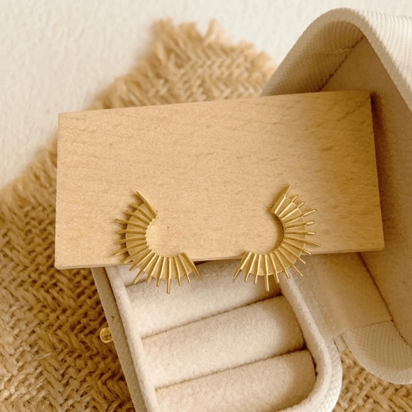 Jewelry | Sun Goddess Half Sun Semicircle Arc Spiky Radiating Sunbeams ...